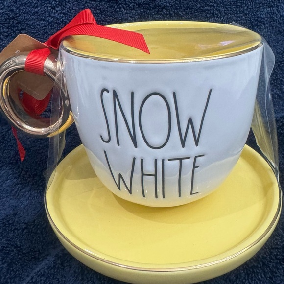 Rae Dunn | Dining | Rae Dunn Disney Snow White Cafe Style Coffee Mug ...